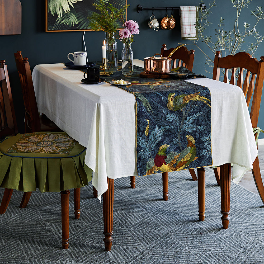 Nightingale Morris Vintage Elegant Table Runner – NabisFabric