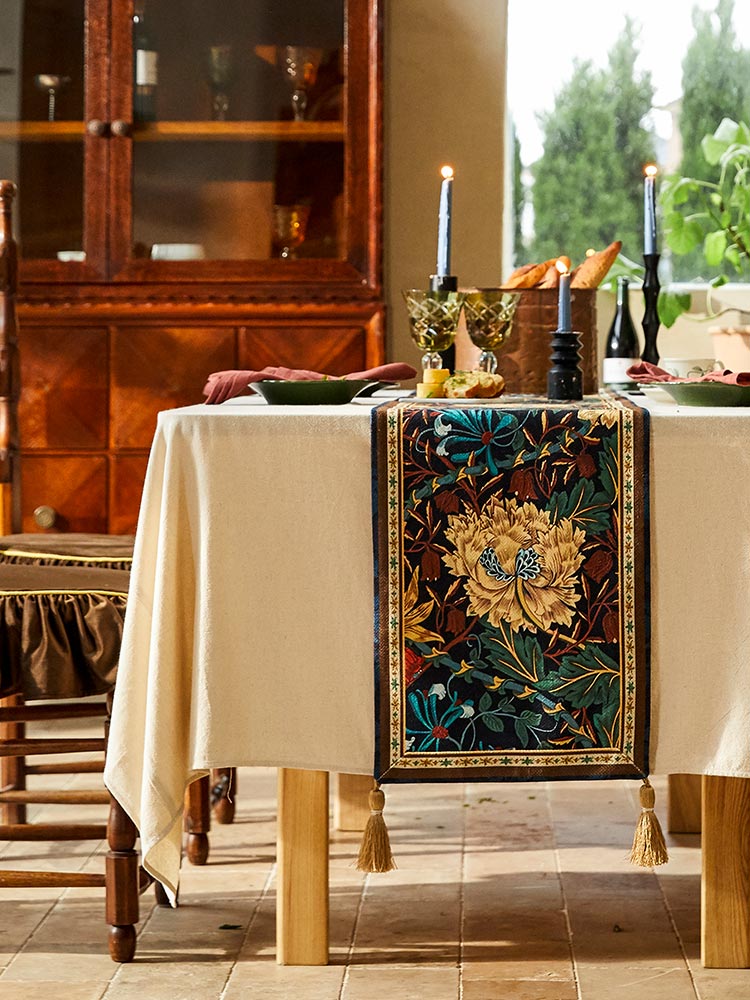 Verdant Eden Table Runner – NabisFabric