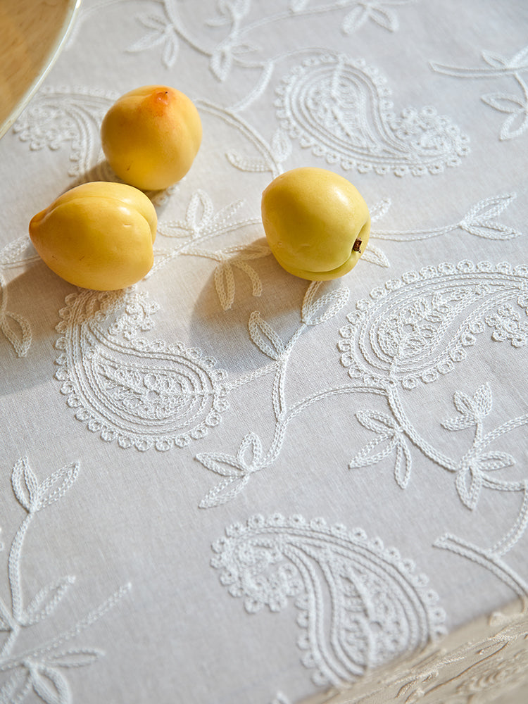Find the Best Tablecloths Collection at Nabis - Style Meets Comfort ...